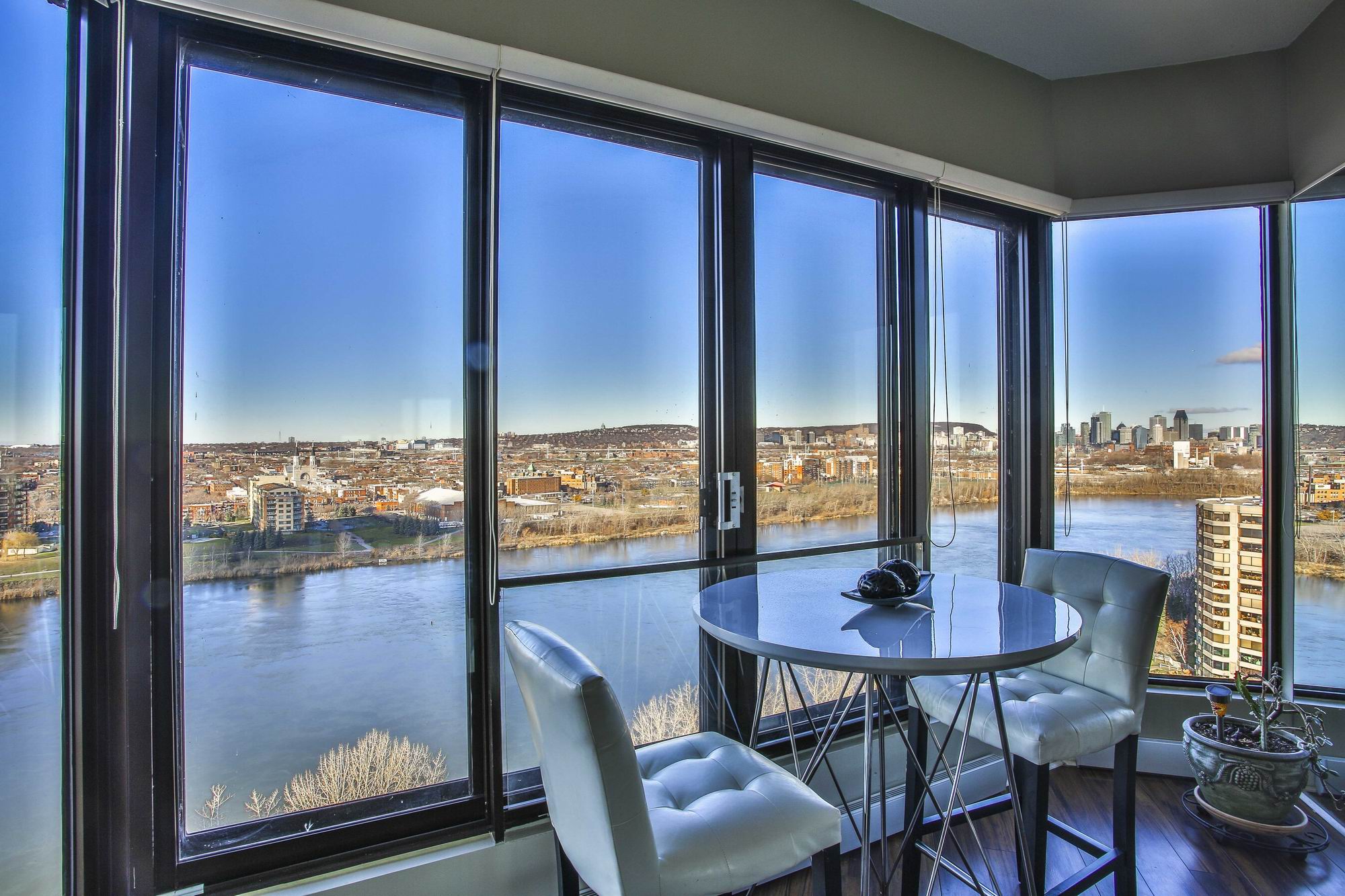 Impeccable condo penthouse Club Marin 2 Ile-des-Soeurs Montreal/Centre ...