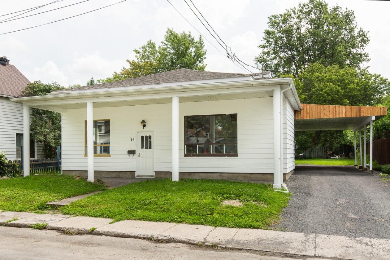 Solide maison fraîchement rénovée Disponible rapidement Montreal/Centre ...